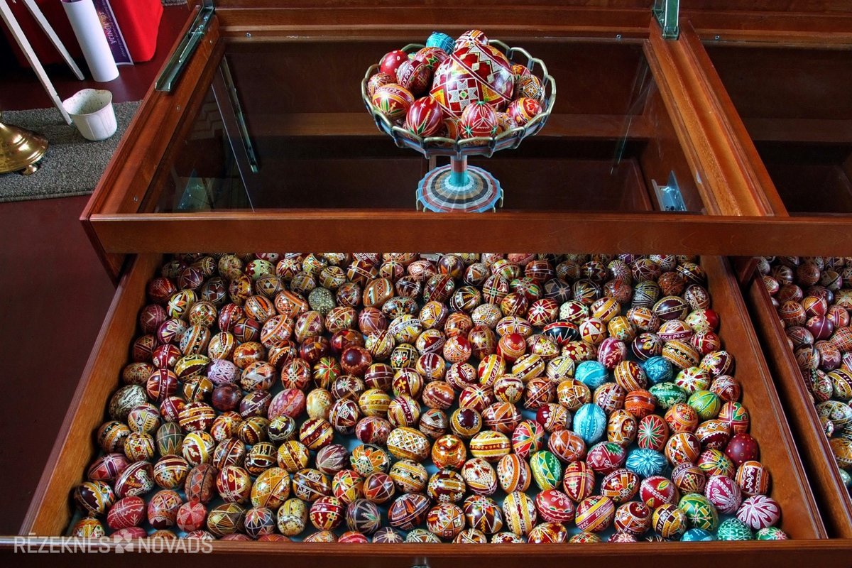 Lūznavas muižas jaunajās izstādēs skatāmas Lieldienu tradīcijas un ...